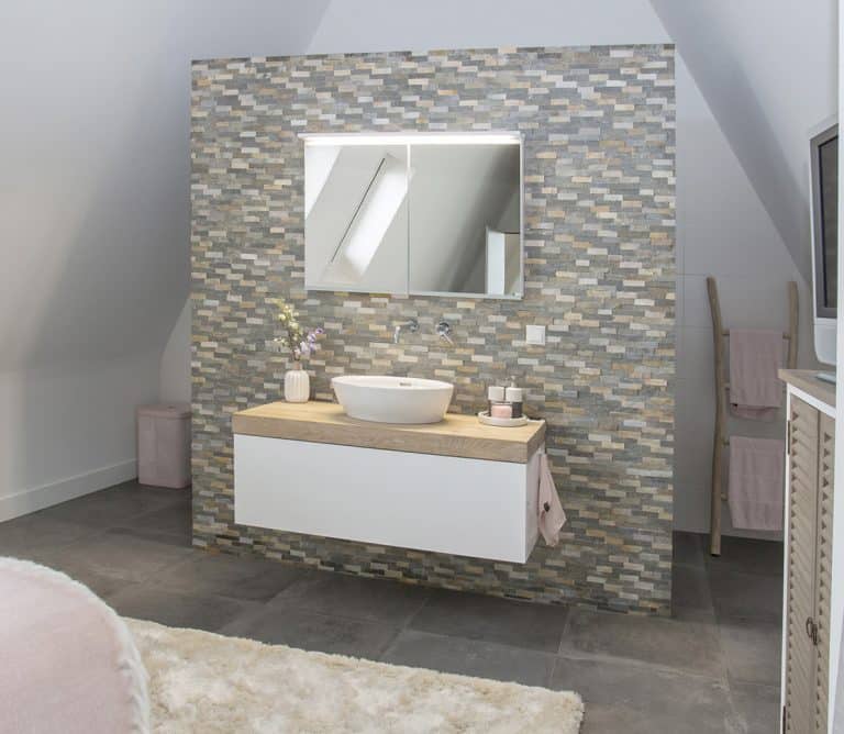 Gerealiseerd: Ruwe bolster, blanke pit - De Jong Sanitair & Tegelspecialist